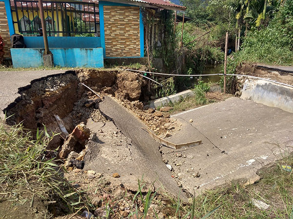 Jalan Alternatif Jorong Tarantang-Lubuak Limpato Amblas