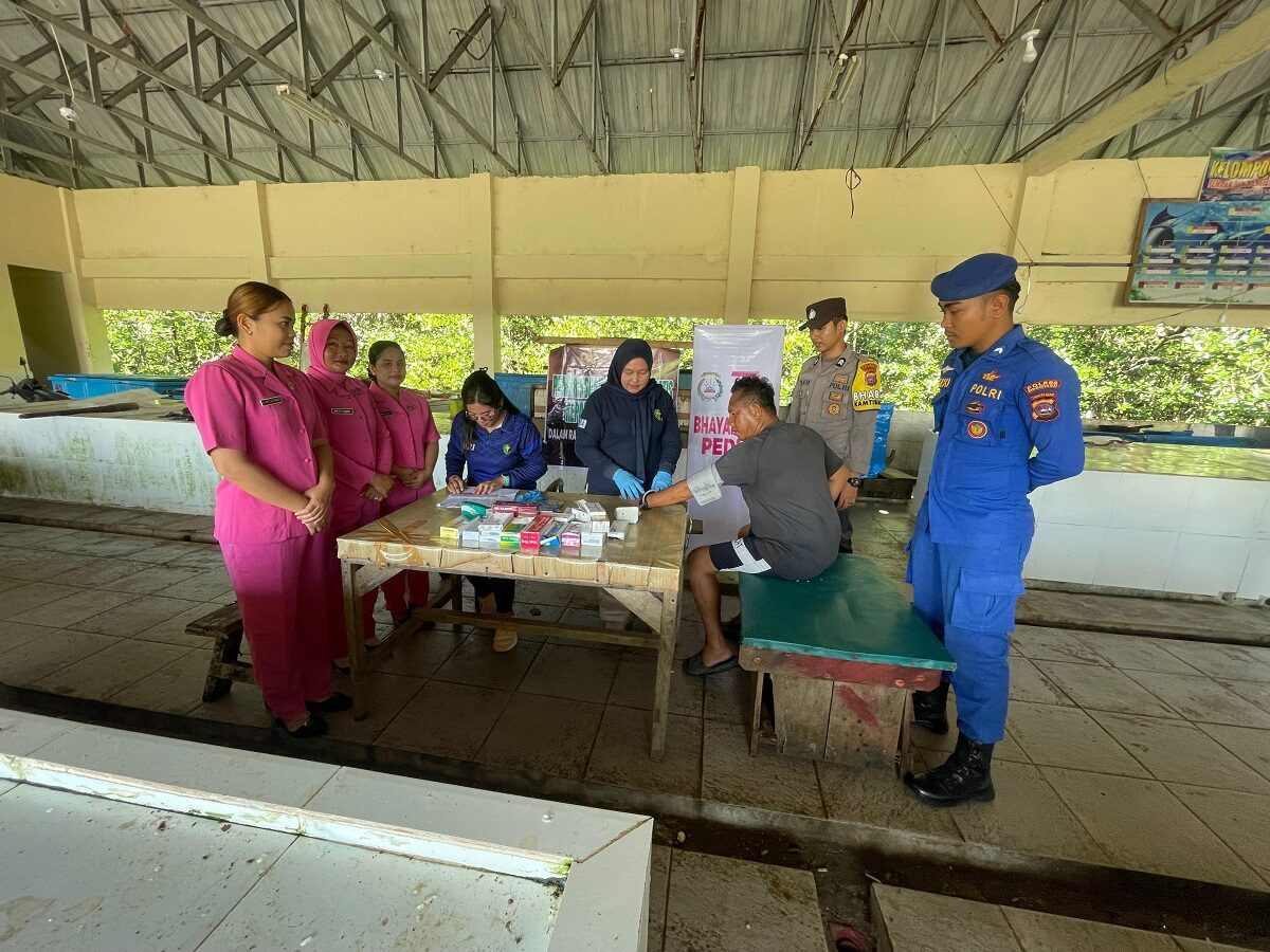Untuk Pengemudi Ojek Online dan Nelayan, Polres Mentawai Gelar ...