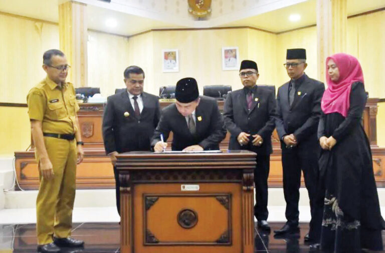 Pemkab dan DPRD Agam Sepakati RPJMD Tahun 2025-2029 menjadi Perda