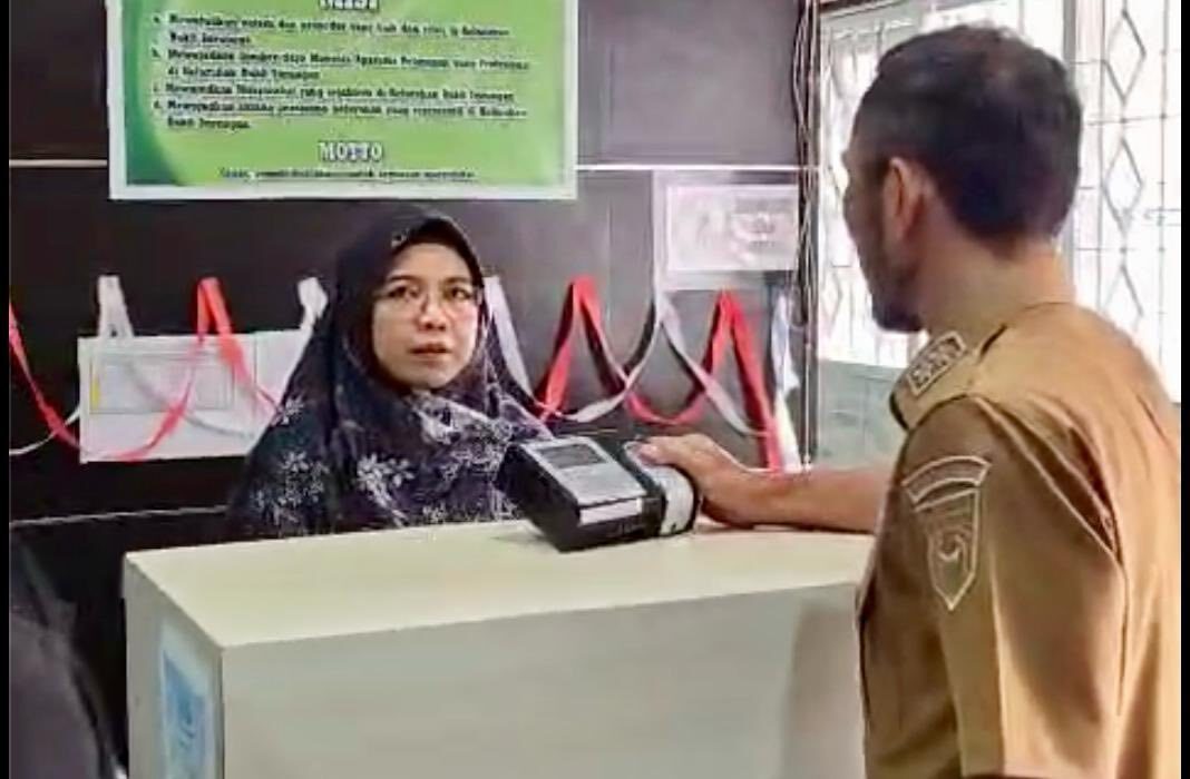 Wawako Allex Saputra Sidak Tiga Kantor Lurah, Tegaskan Disiplin ASN dan Pelayanan Prima ...