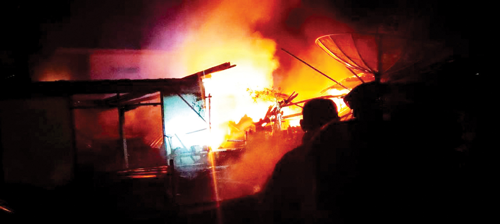 Diduga Gegara Korsleting Listrik, Rumah Milik Jumiran, dan Rama Geni ...